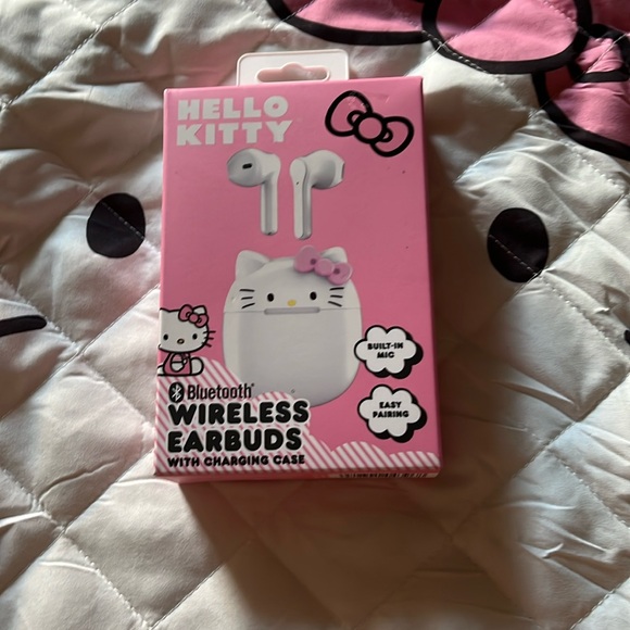 Hello Kitty | Headphones | Hello Kitty Wireless Earbuds | Poshmark